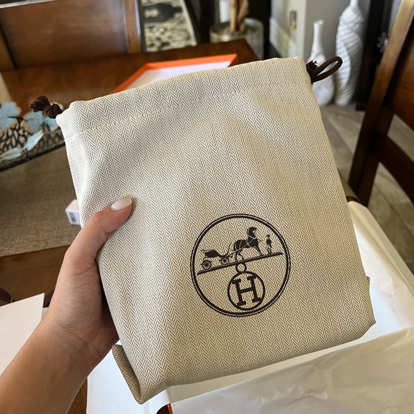 Hermes | Bags | Hermes Evelyn Tpm Etoupe Color With Navy Blue Strap ...